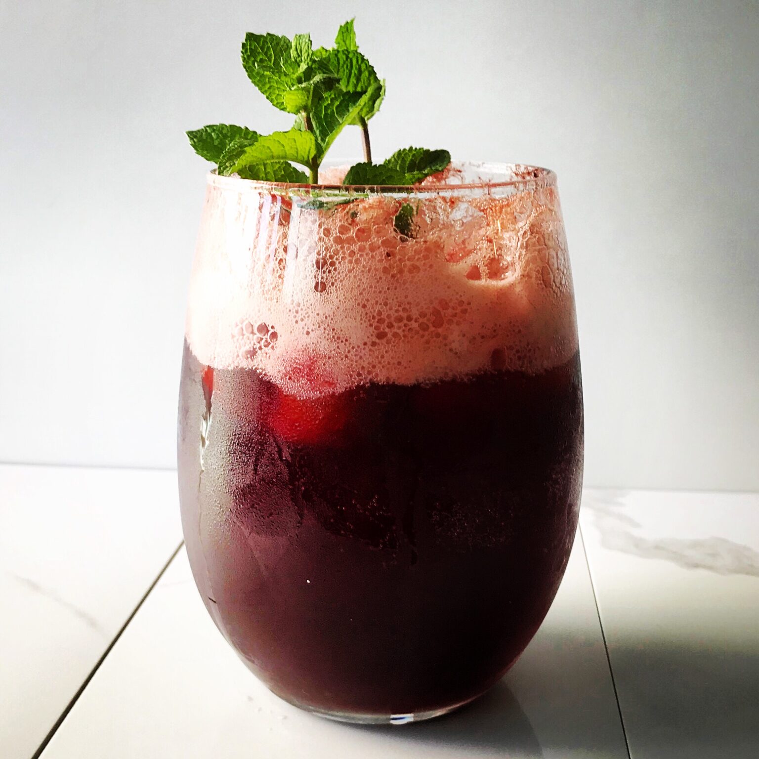 RASPBERRY MINT MOSCATO COCKTAIL - Everyday on Occasion